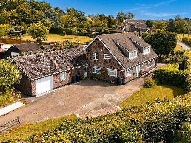 5 bedroom detached house for sale