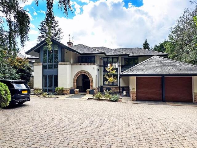 5 bedroom detached house for sale