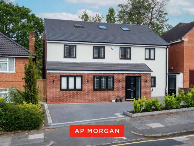 5 bedroom detached house for sale