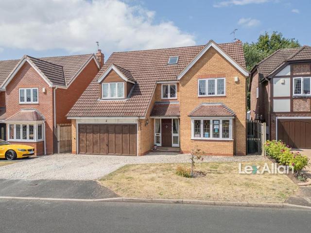 5 bedroom detached house for sale