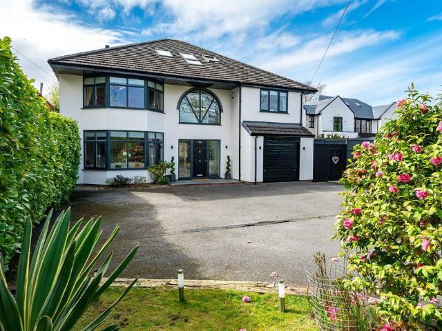5 bedroom detached house for sale