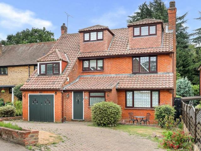 5 bedroom detached house for sale