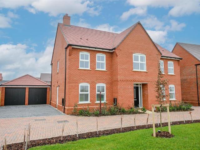 5 bedroom detached house for sale