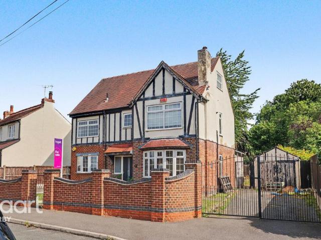 5 bedroom detached house for sale