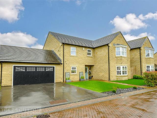 5 bedroom detached house for sale