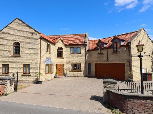 5 bedroom detached house for sale