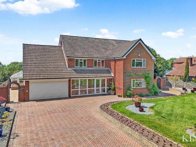 5 bedroom detached house for sale