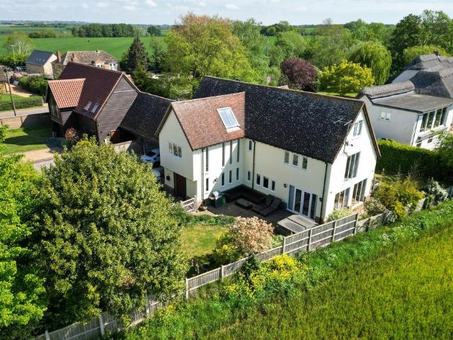 5 bedroom detached house for sale