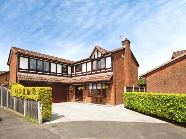 5 bedroom detached house for sale