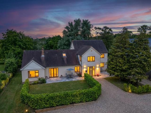 5 bedroom detached house for sale