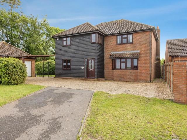 5 bedroom detached house for sale