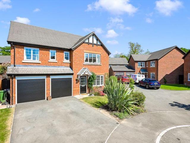 5 bedroom detached house for sale