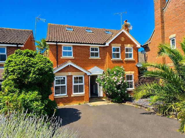5 bedroom detached house for sale