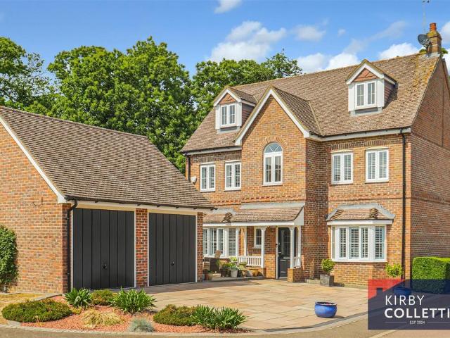 5 bedroom detached house for sale