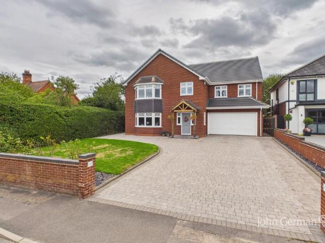 5 bedroom detached house for sale