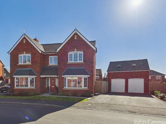 5 bedroom detached house for sale
