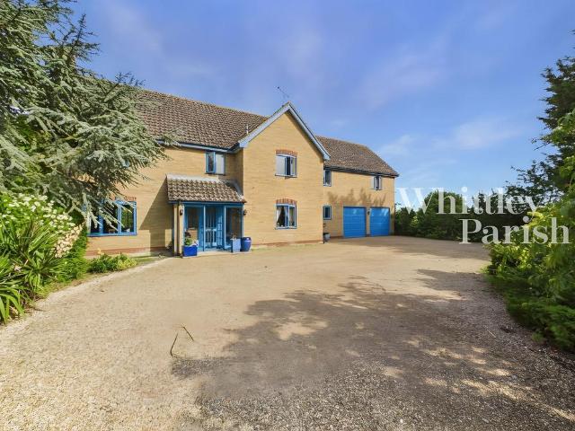 5 bedroom detached house for sale