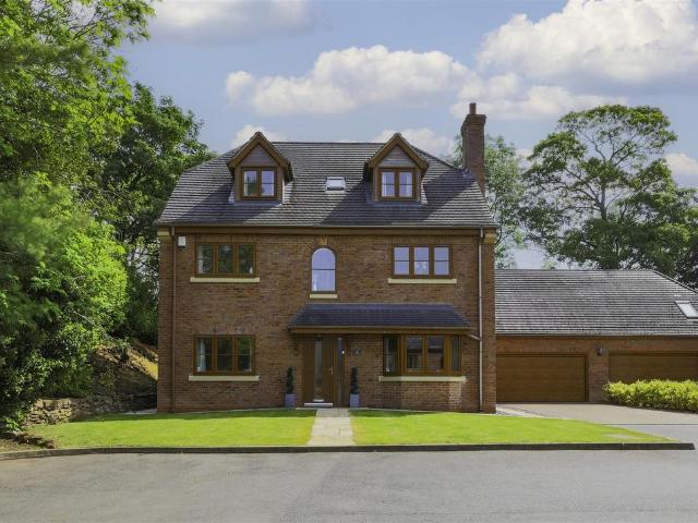 5 bedroom detached house for sale