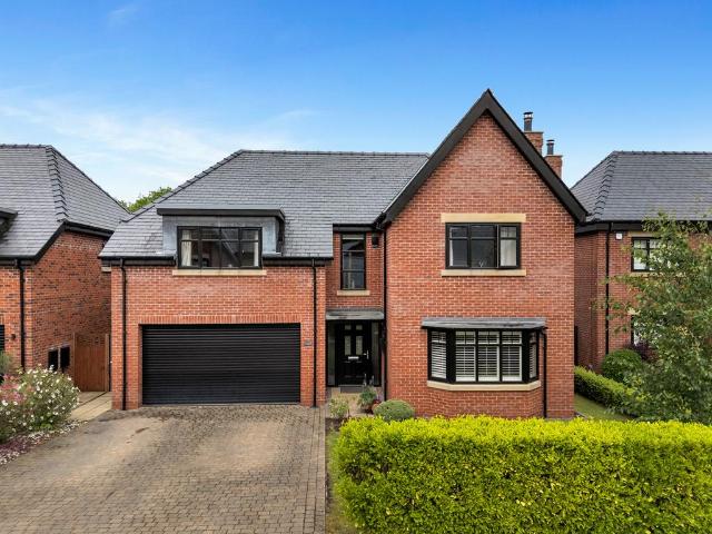 5 bedroom detached house for sale