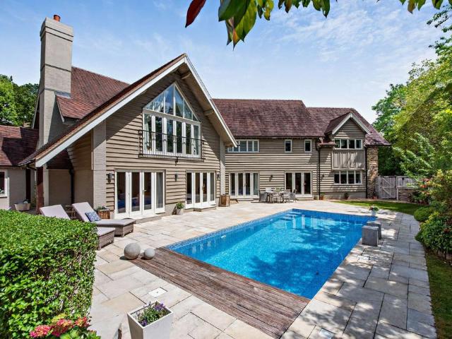5 bedroom detached house for sale