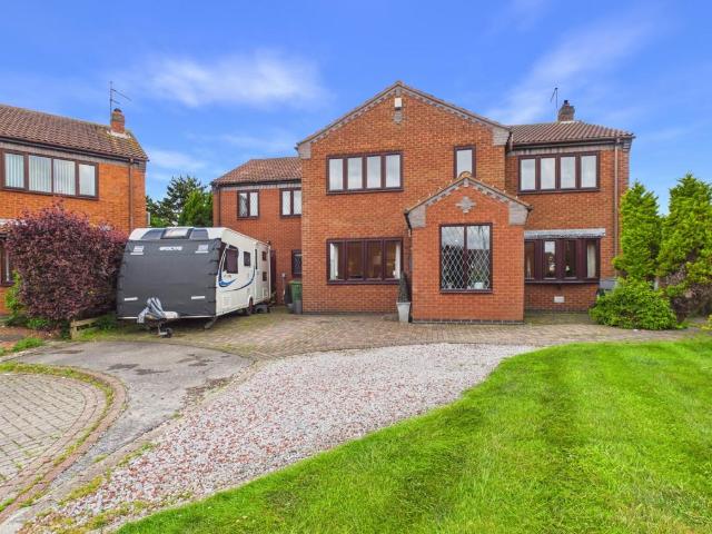 5 bedroom detached house for sale