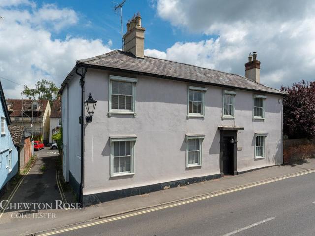 5 bedroom detached house for sale