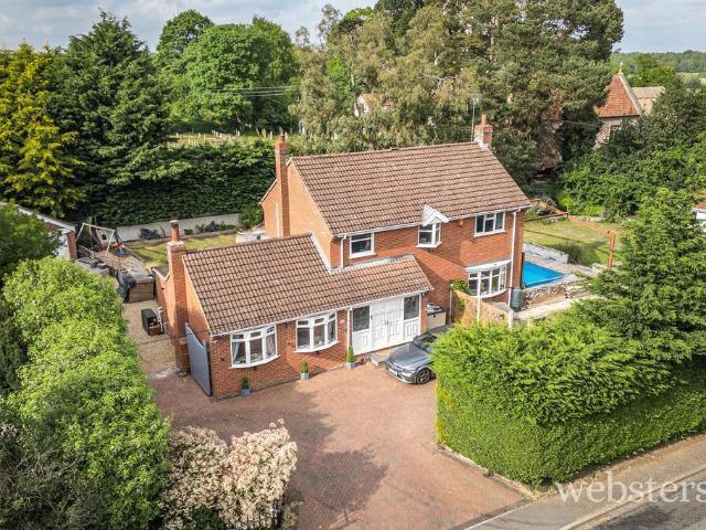 5 bedroom detached house for sale