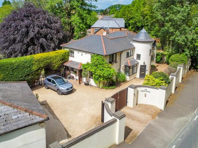 5 bedroom detached house for sale