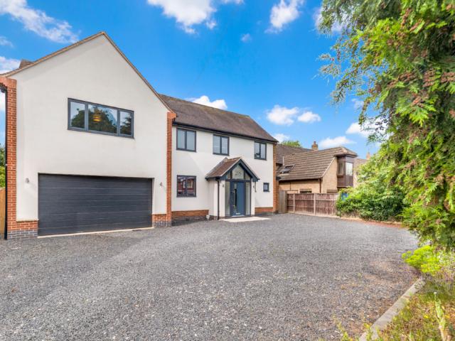 5 bedroom detached house for sale