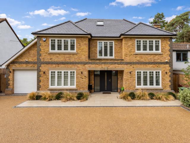 5 bedroom detached house for sale