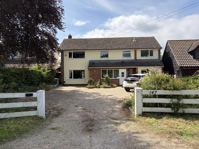 5 bedroom detached house for sale