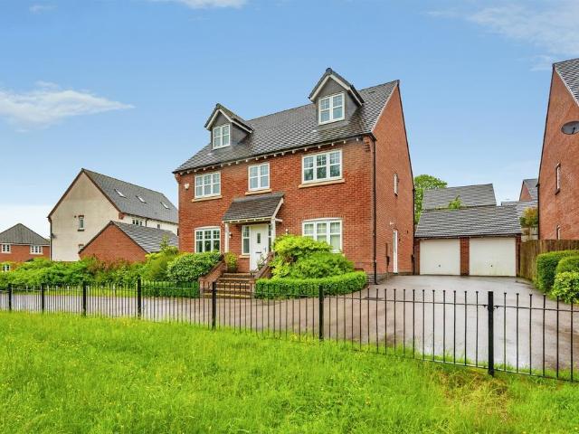 5 bedroom detached house for sale