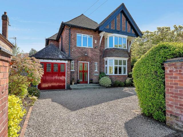 5 bedroom detached house for sale