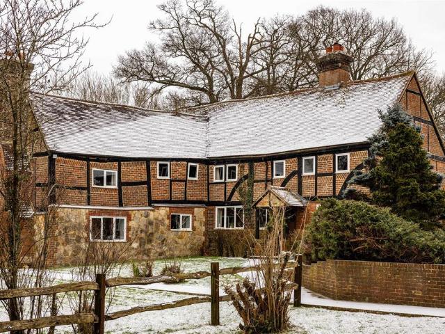 5 bedroom detached house for sale