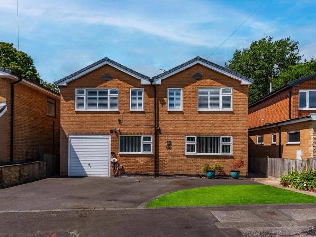 5 bedroom detached house for sale
