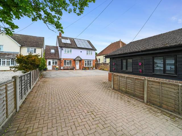 5 bedroom detached house for sale