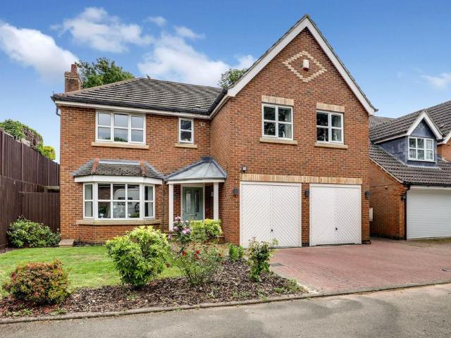5 bedroom detached house for sale