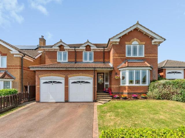 5 bedroom detached house for sale