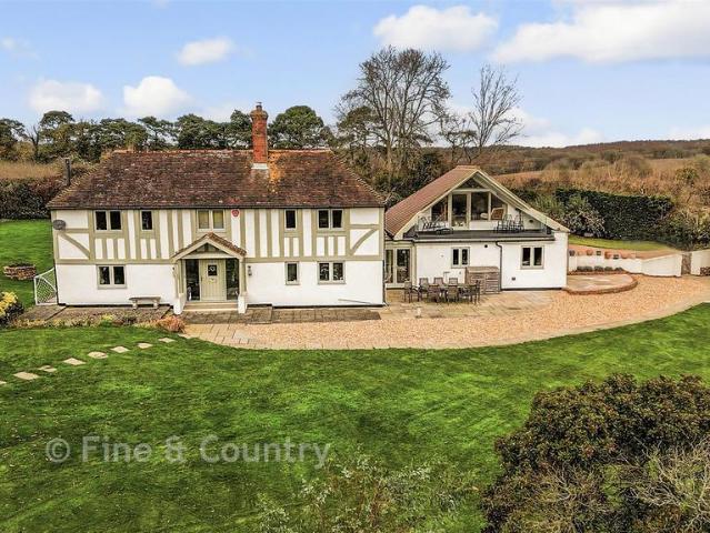 5 bedroom detached house for sale