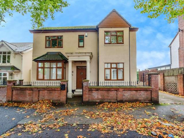 5 bedroom detached house for sale