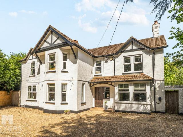 5 bedroom detached house for sale