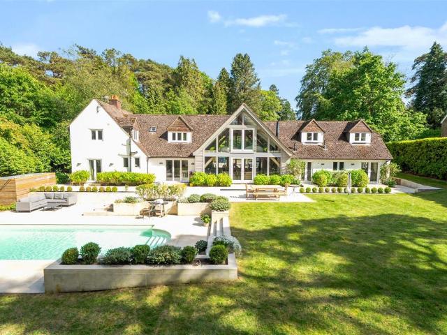 5 bedroom detached house for sale