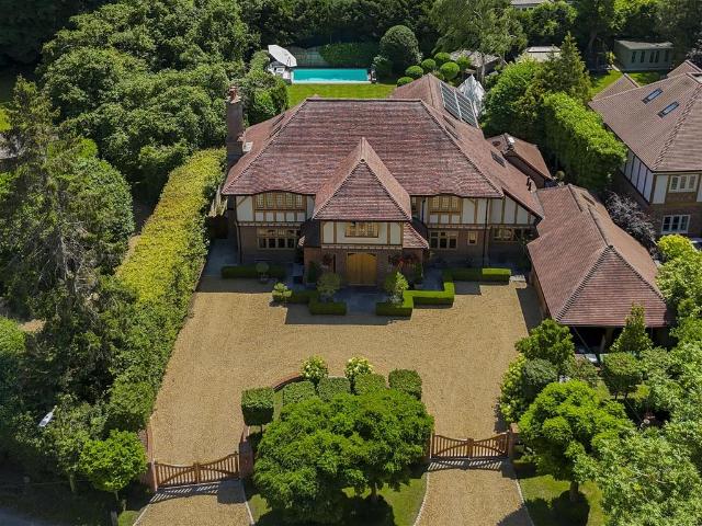 5 bedroom detached house for sale