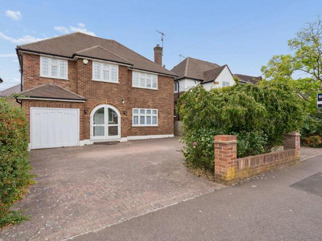 5 bedroom detached house for sale