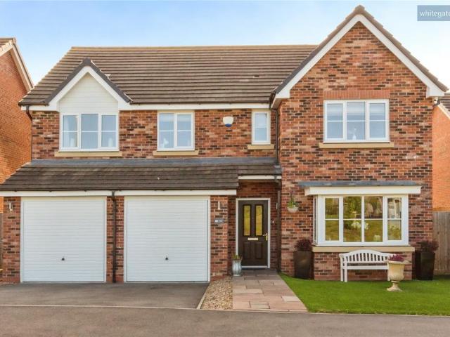 5 bedroom detached house for sale