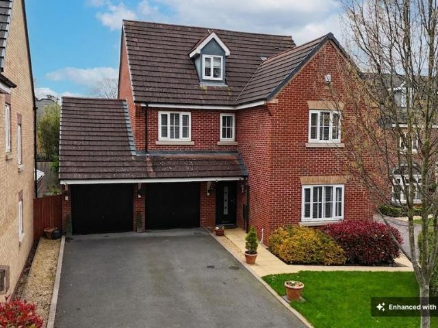 5 bedroom detached house for sale