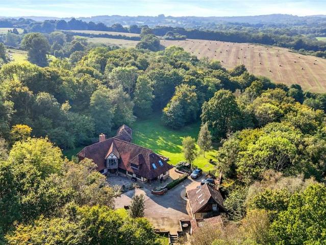 6 bedroom detached house for sale