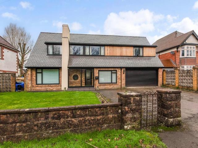 5 bedroom detached house for sale