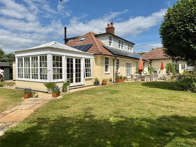 5 bedroom detached house for sale