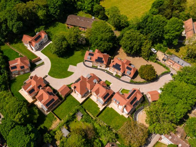 5 bedroom detached house for sale